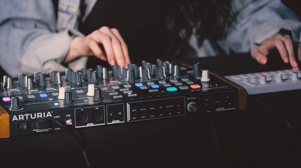 Arturia - Anna Straker